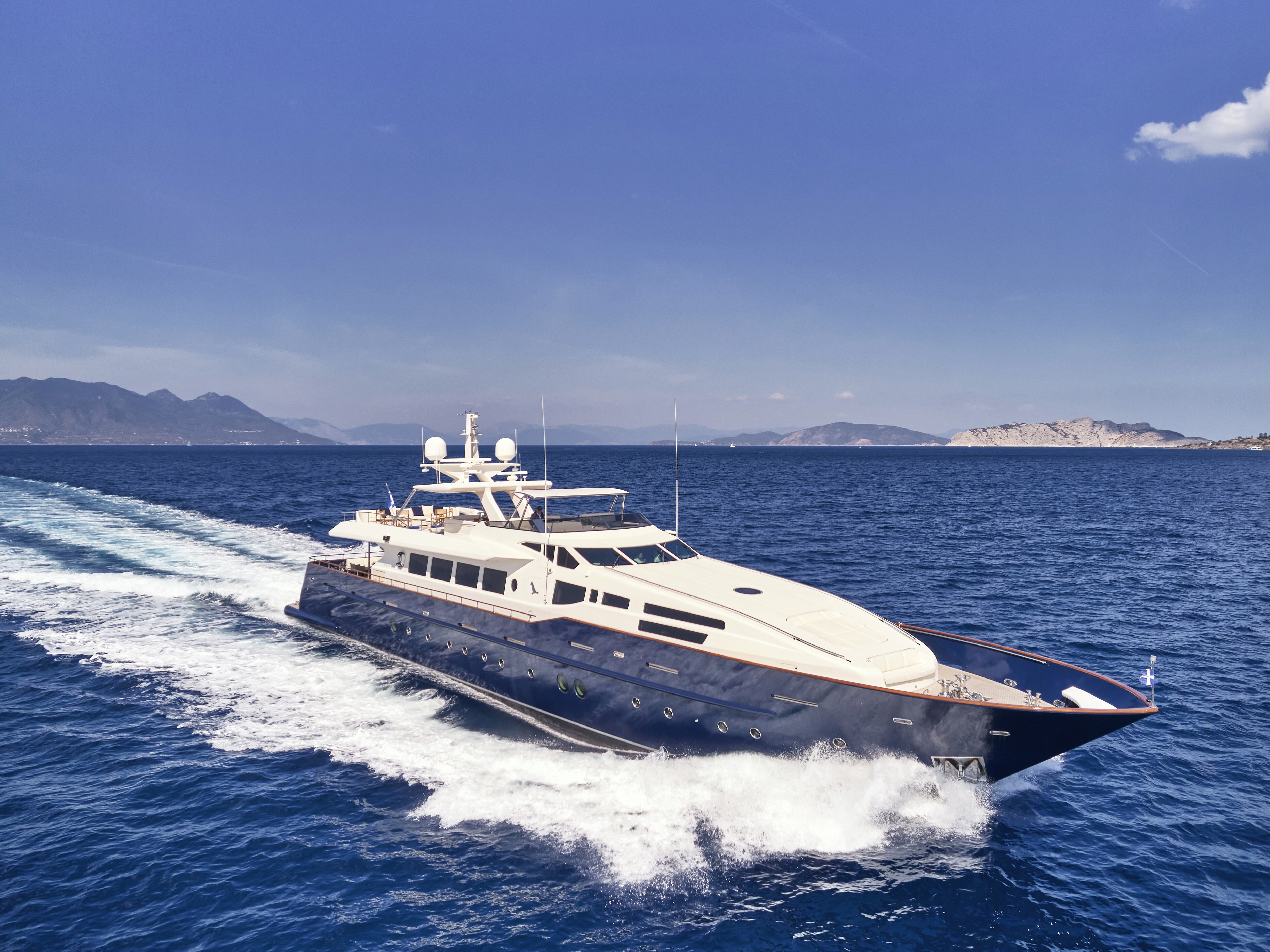 CONDOR A YACHT FOR CHARTER | FRASER