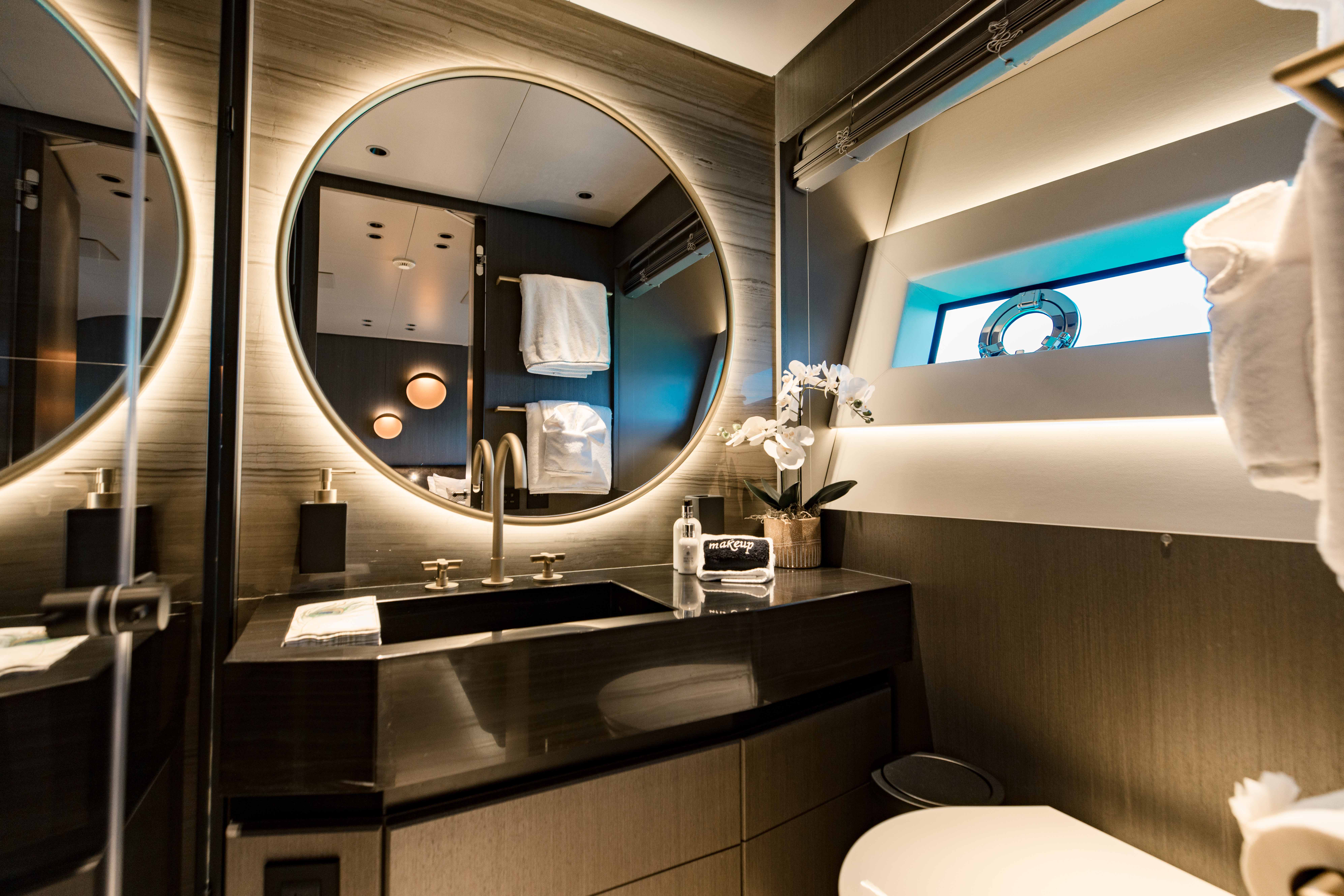 OFFLINE Yacht | Fraser