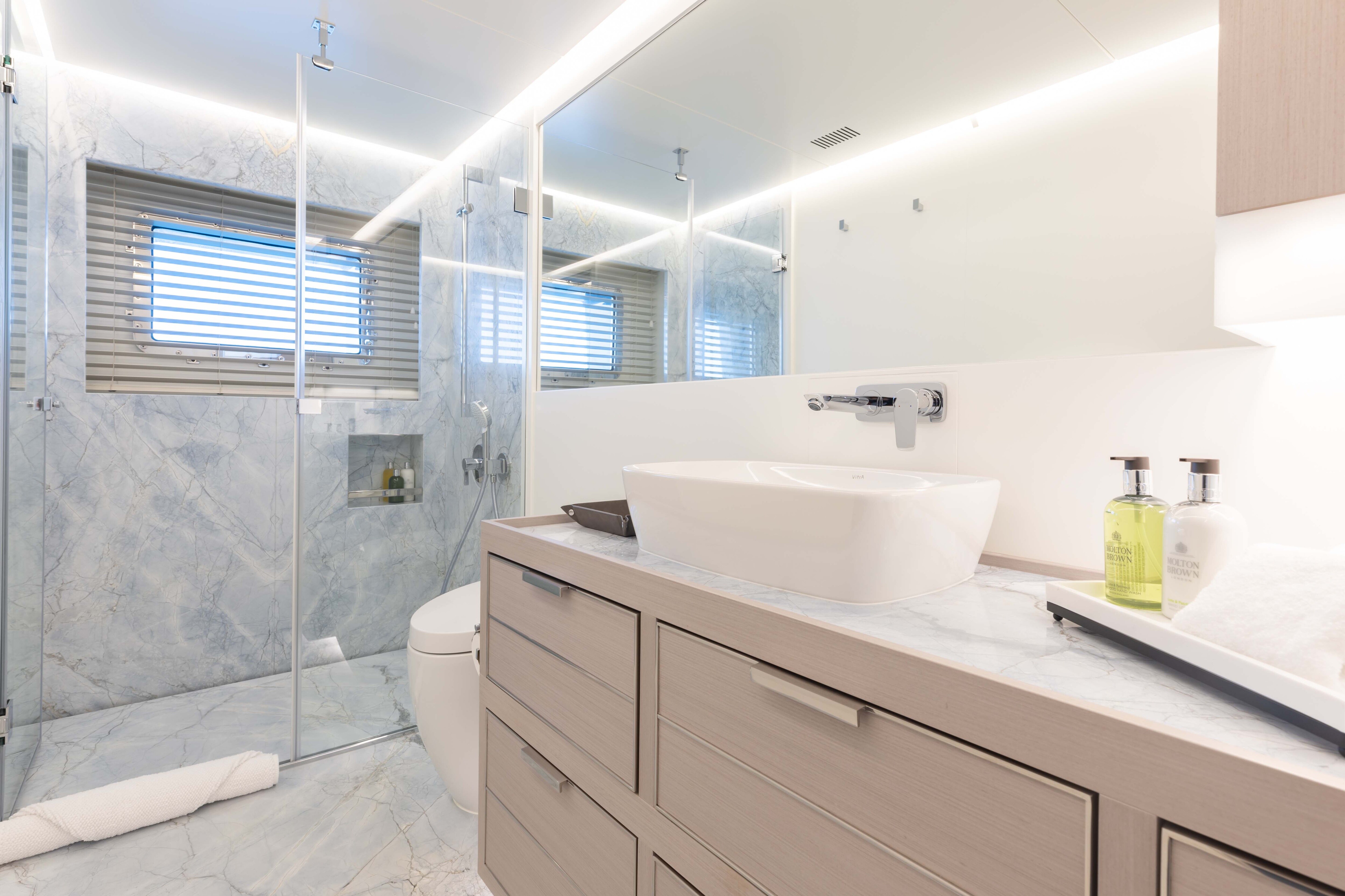 AMORE YACHT FOR CHARTER | FRASER