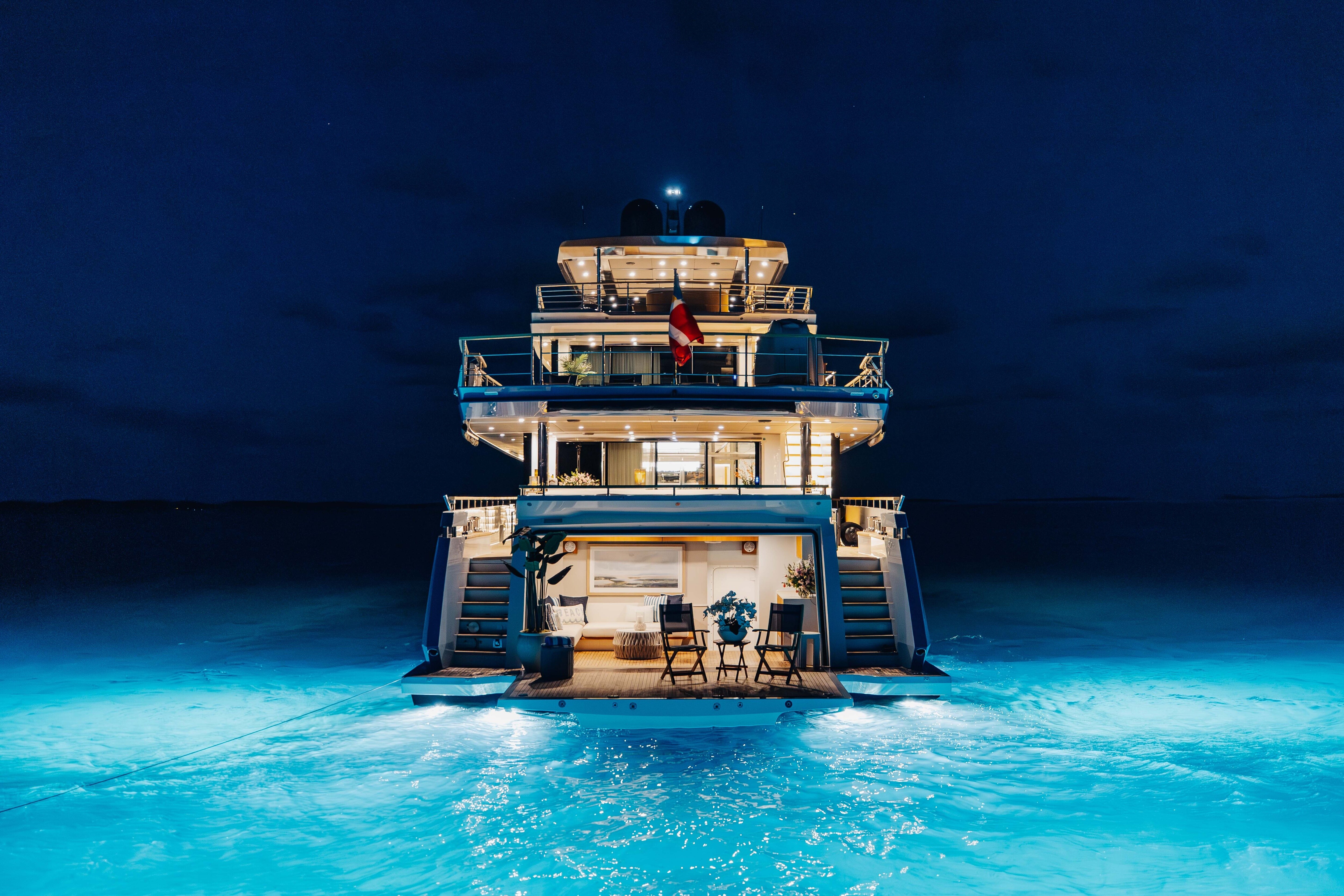 AMORE YACHT FOR CHARTER | FRASER