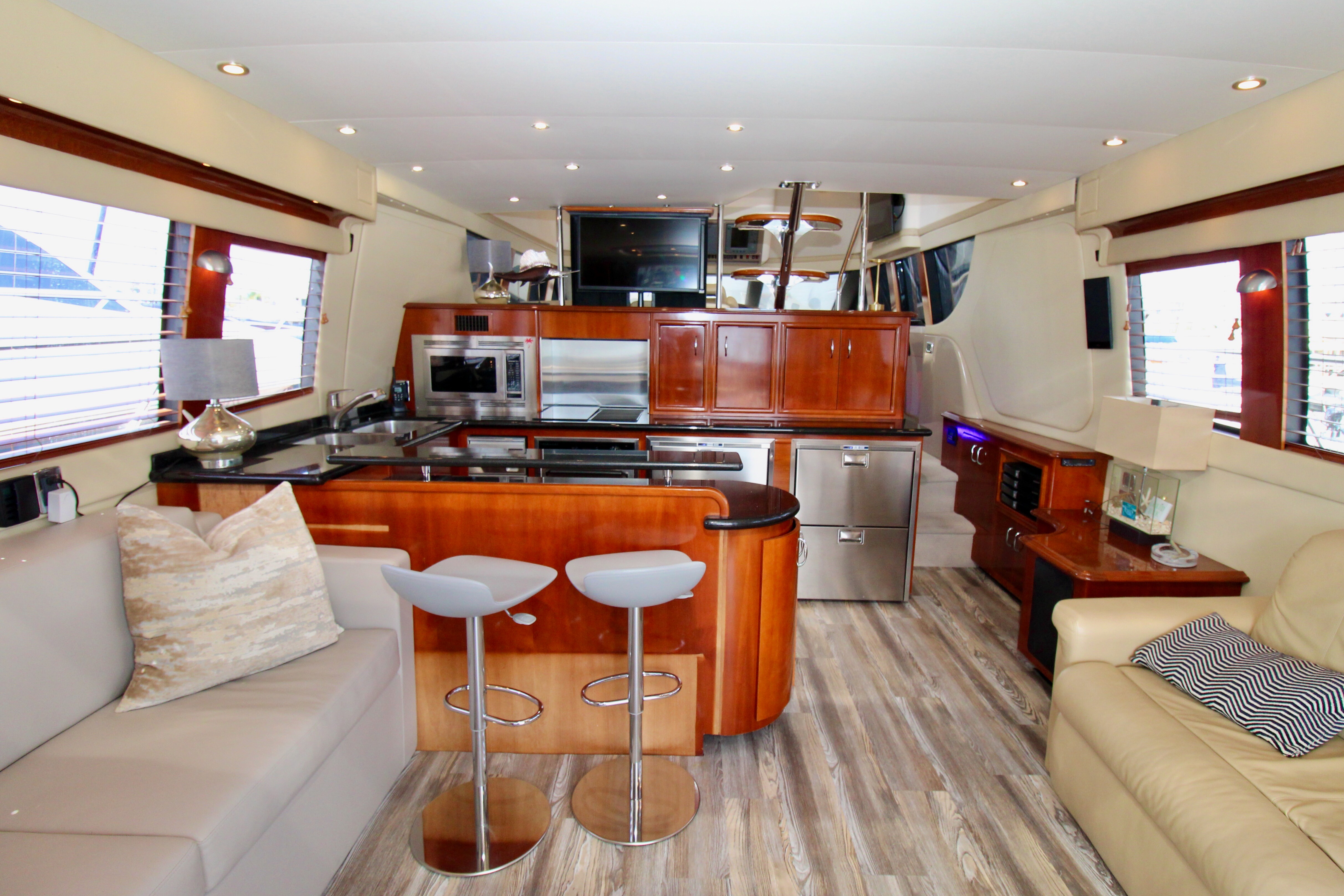 19TH HOLE Yacht | Fraser