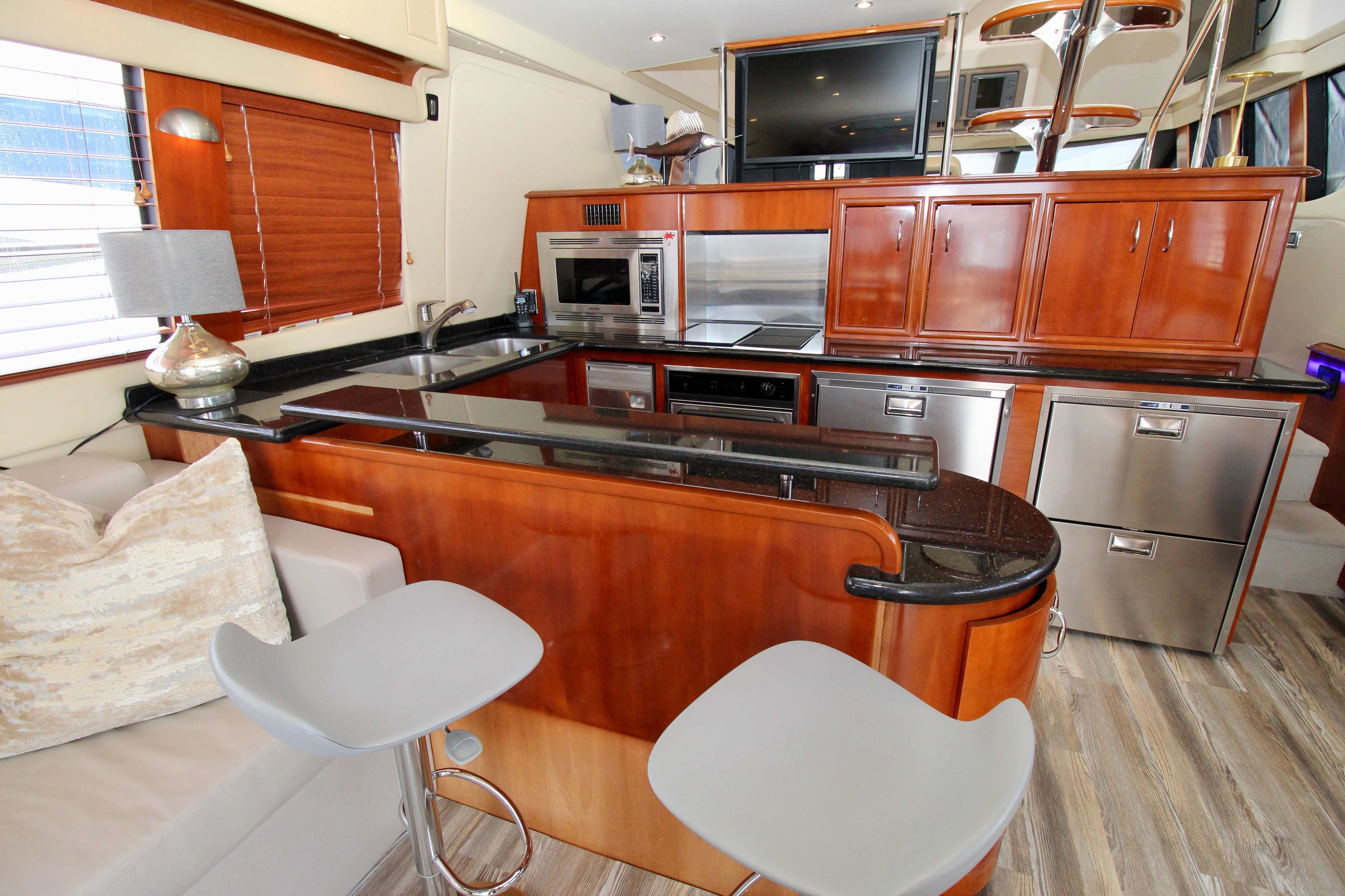 19TH HOLE Yacht | Fraser