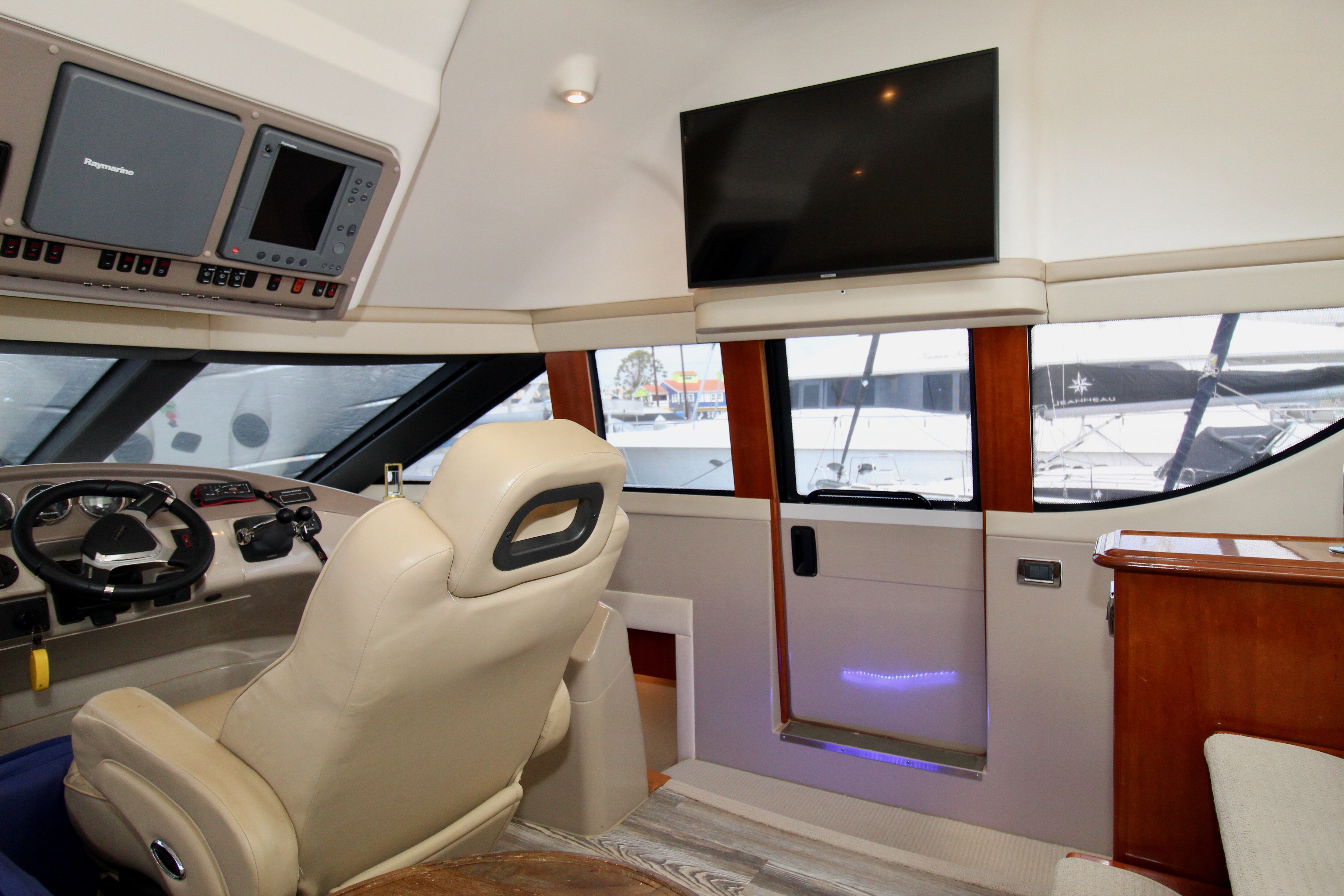 19TH HOLE Yacht | Fraser