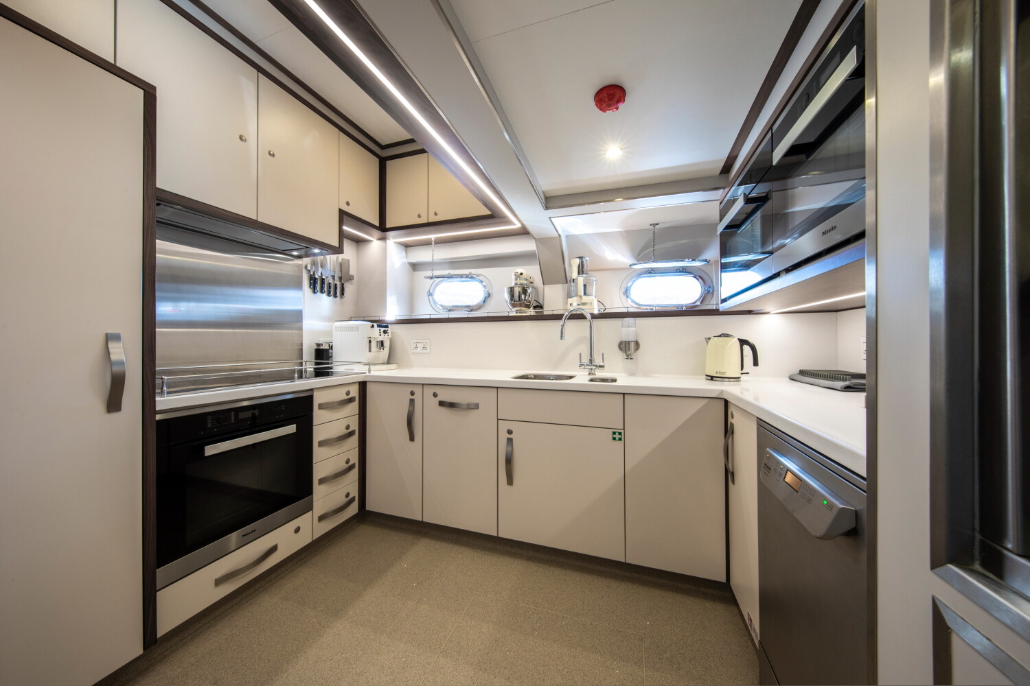 ODYSSEY III Yacht for Sale | Fraser