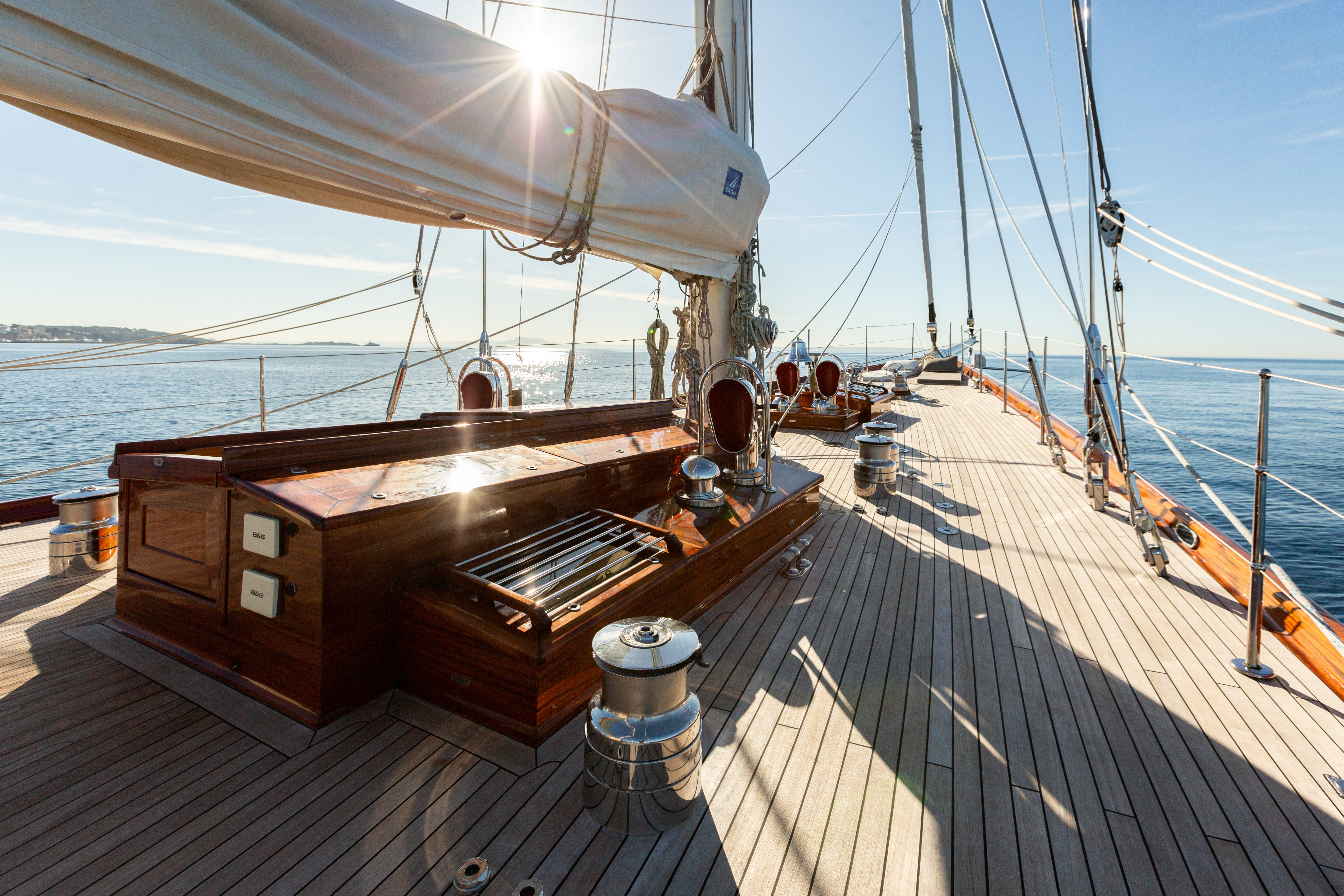 GWEILO Yacht for Sale | Fraser