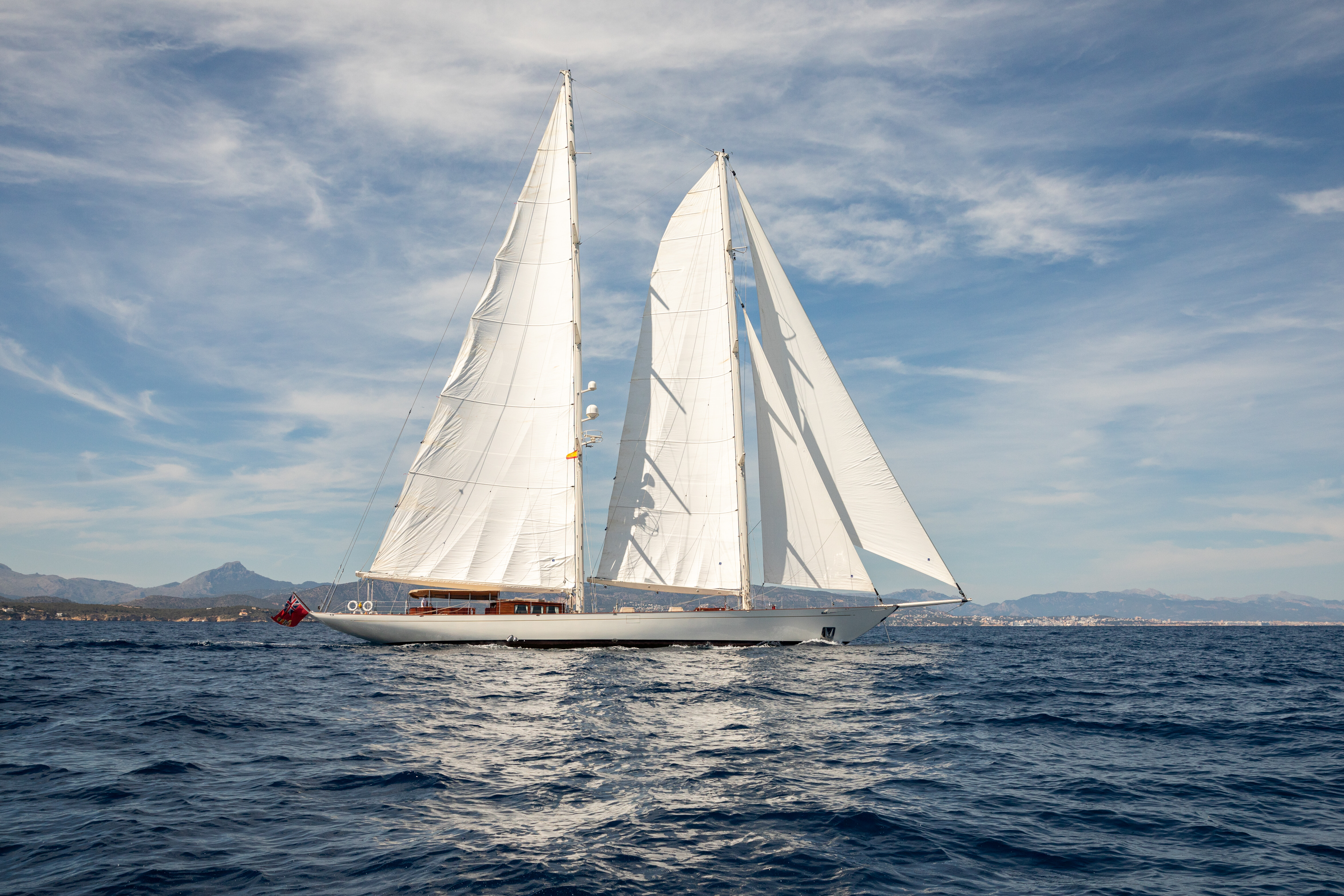 GWEILO Yacht for Sale | Fraser