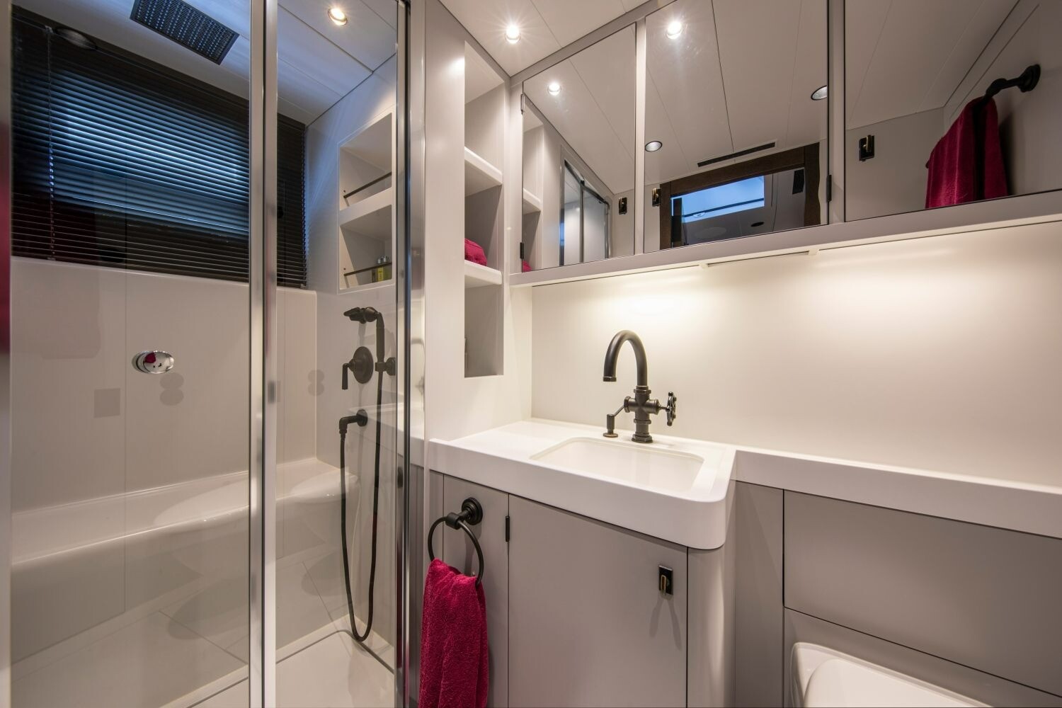 PINK GIN VI Yacht for Sale | Fraser