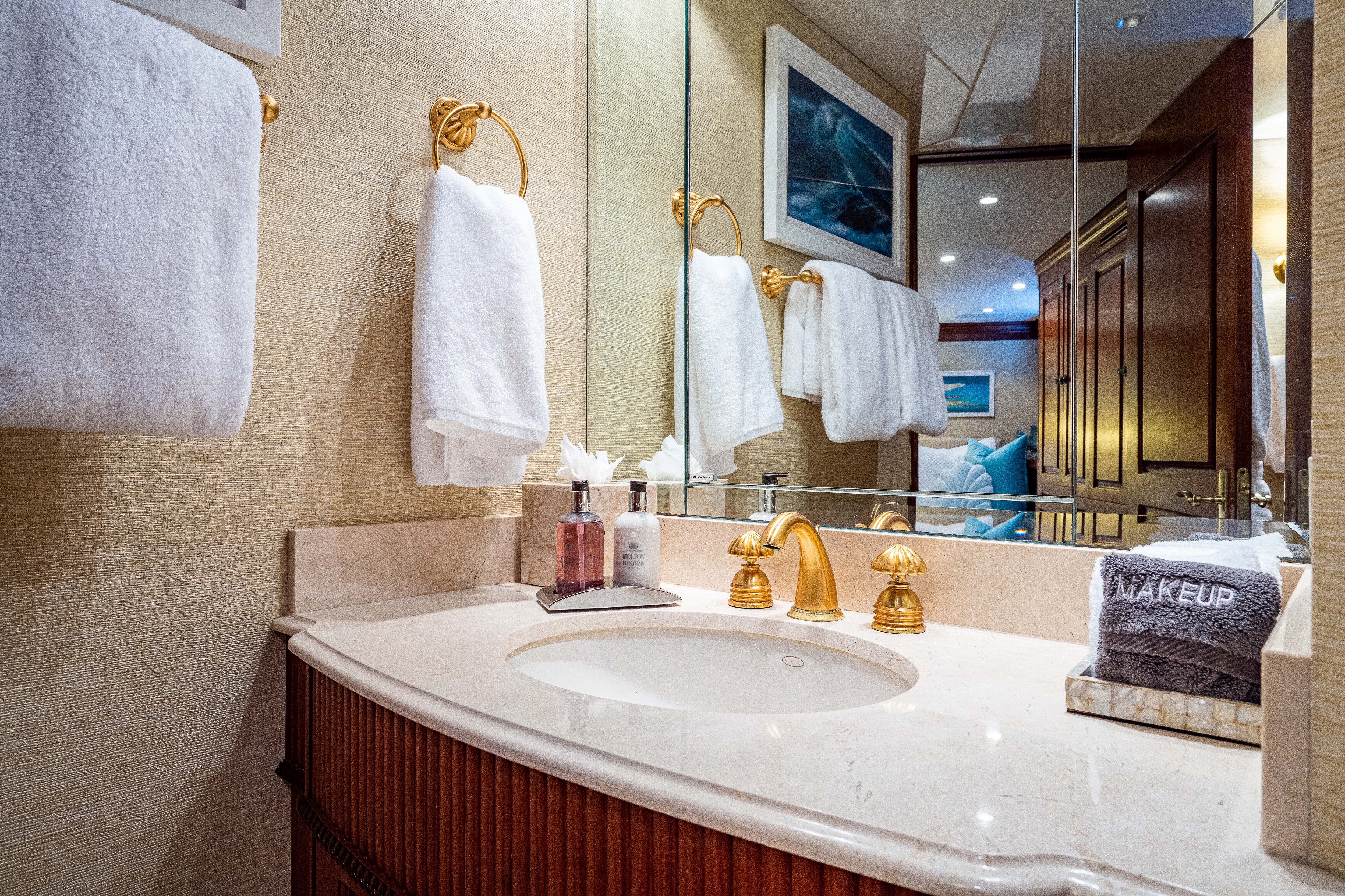 PACKAGE DEAL Yacht | Fraser