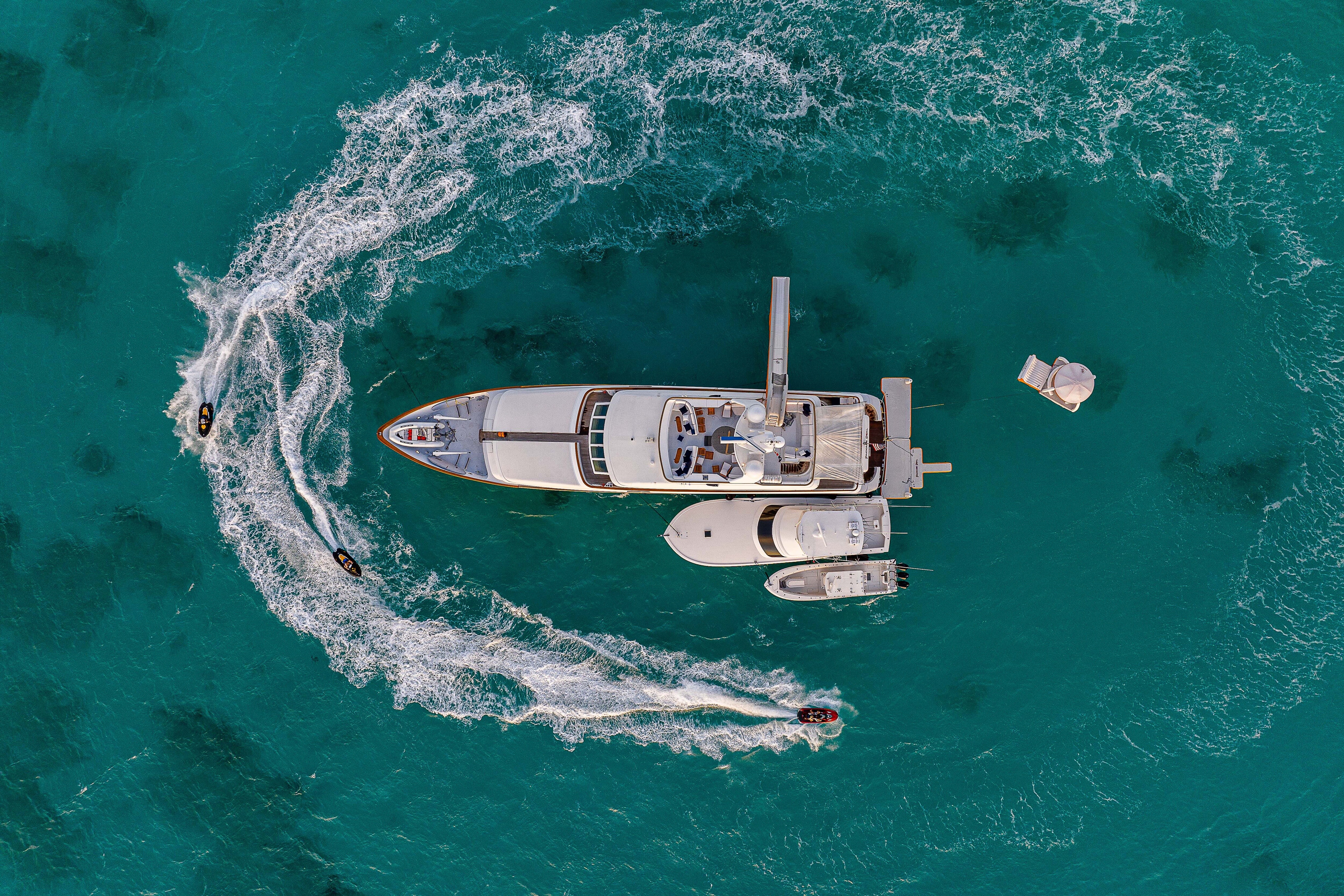 PACKAGE DEAL Yacht | Fraser