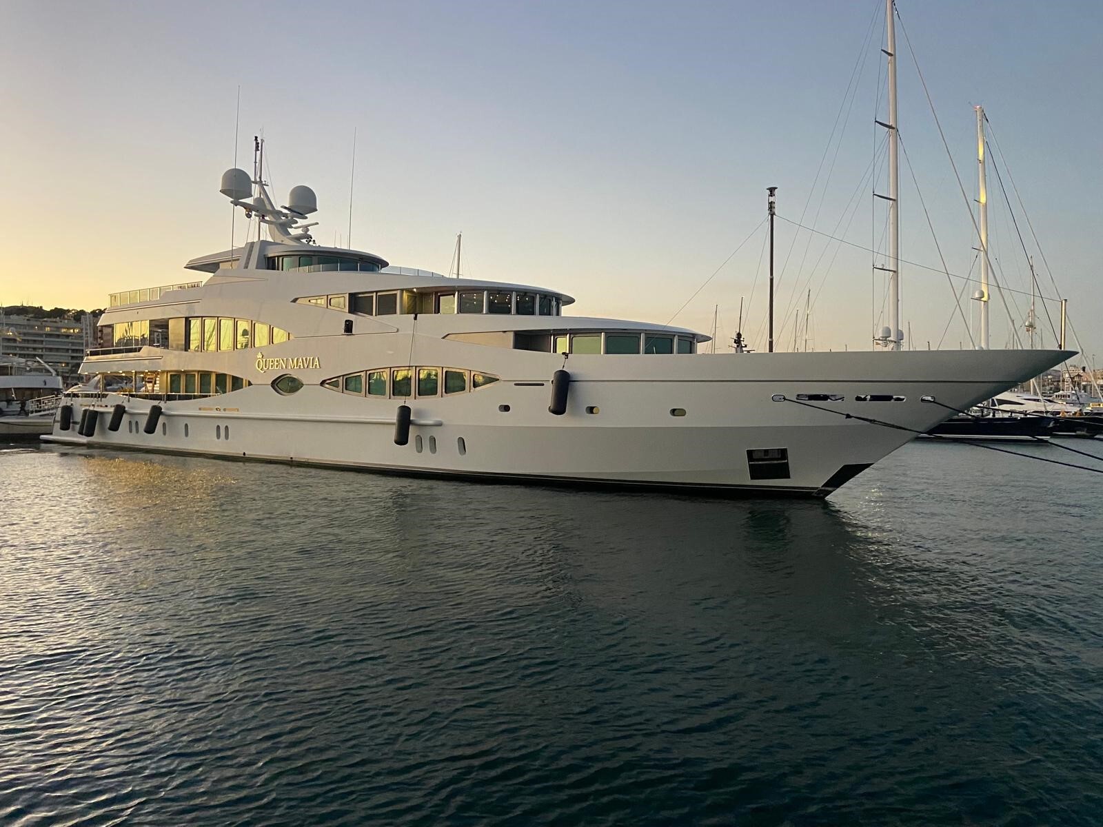 QUEEN MAVIA Yacht for Sale | Fraser