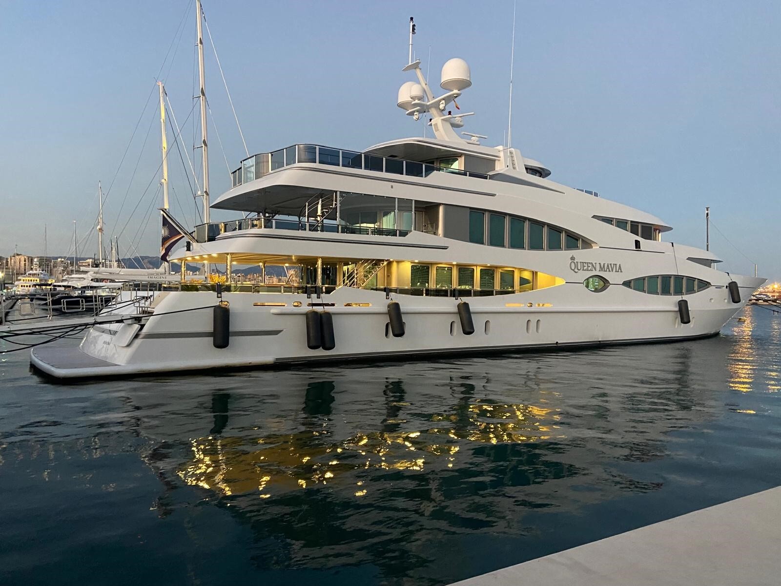 QUEEN MAVIA Yacht for Sale | Fraser