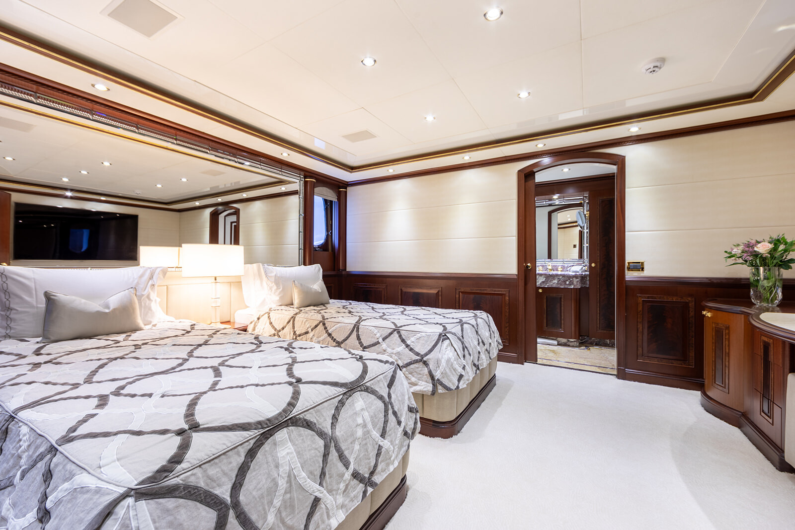 QUEEN MAVIA Yacht for Sale | Fraser