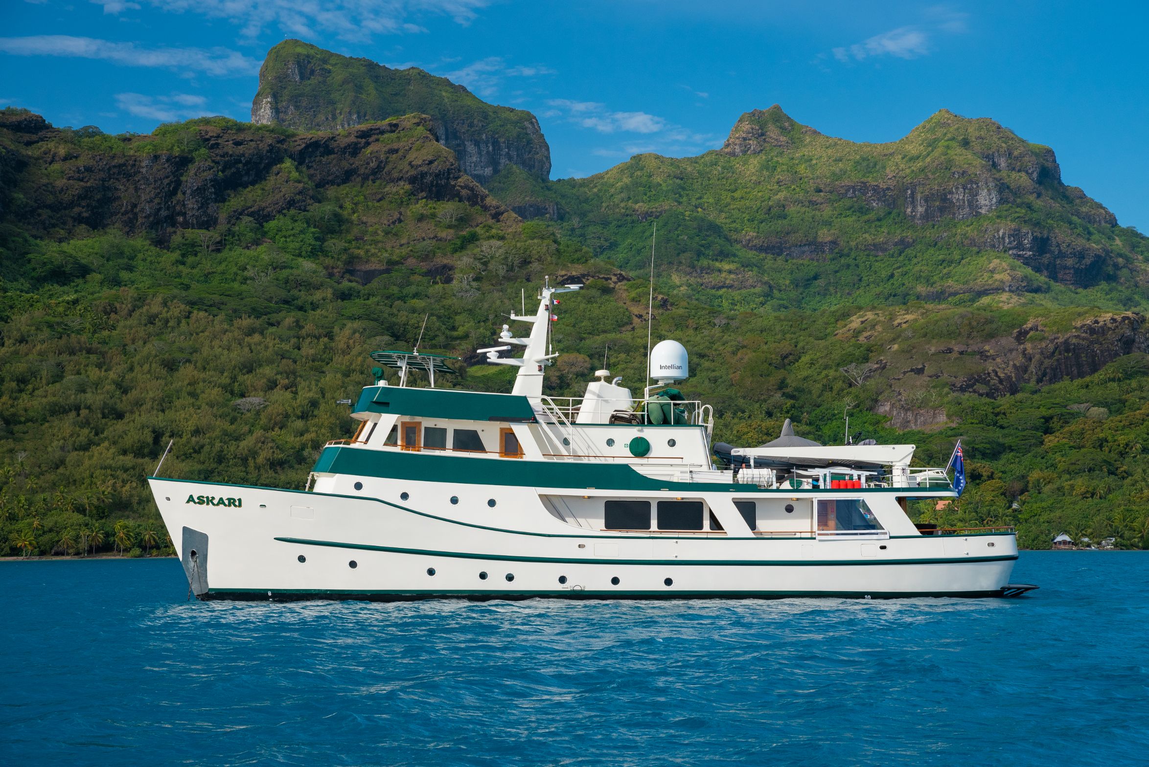 ASKARI YACHT FOR CHARTER | FRASER