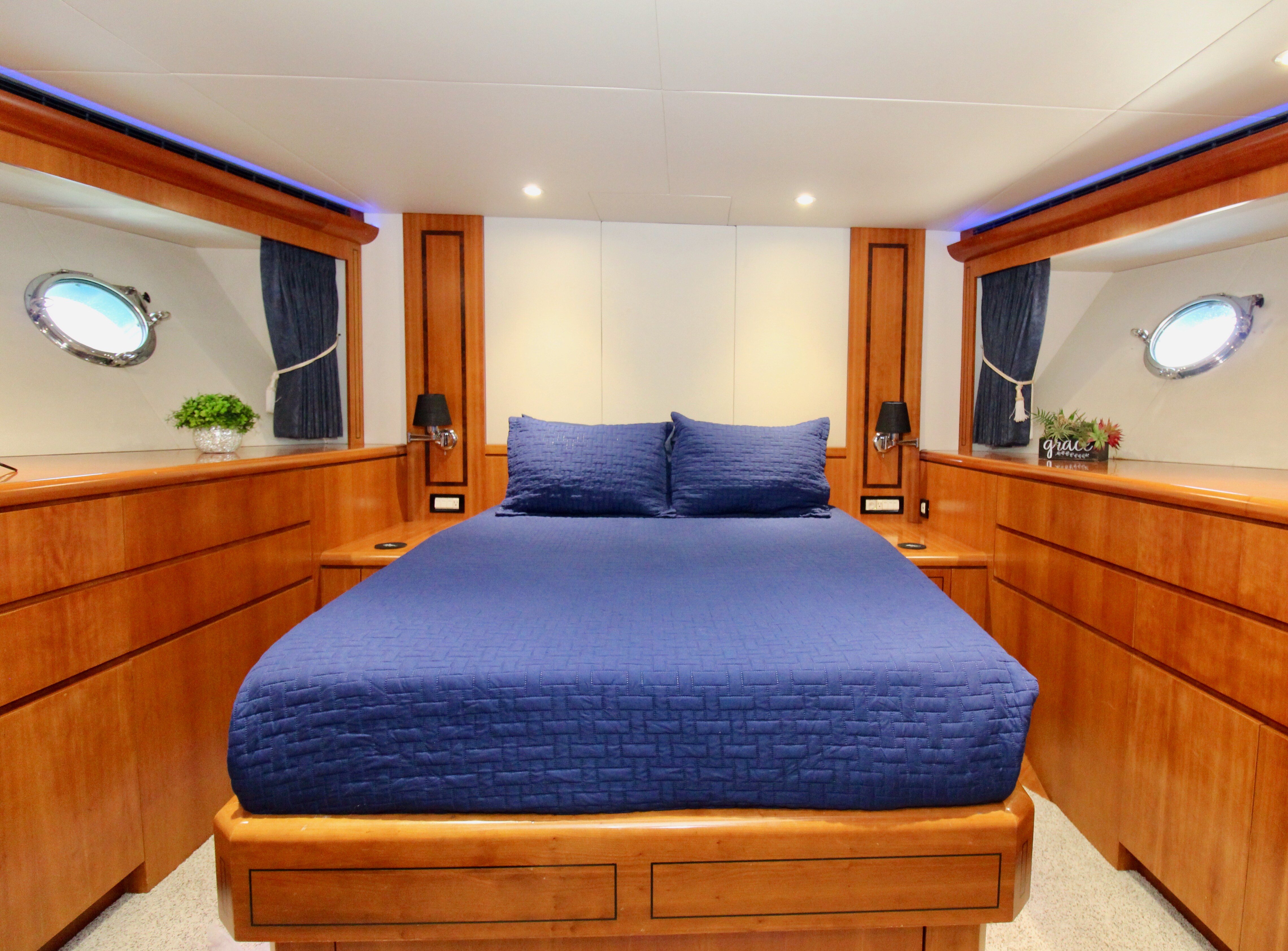 MY WAY Yacht for Sale | Fraser