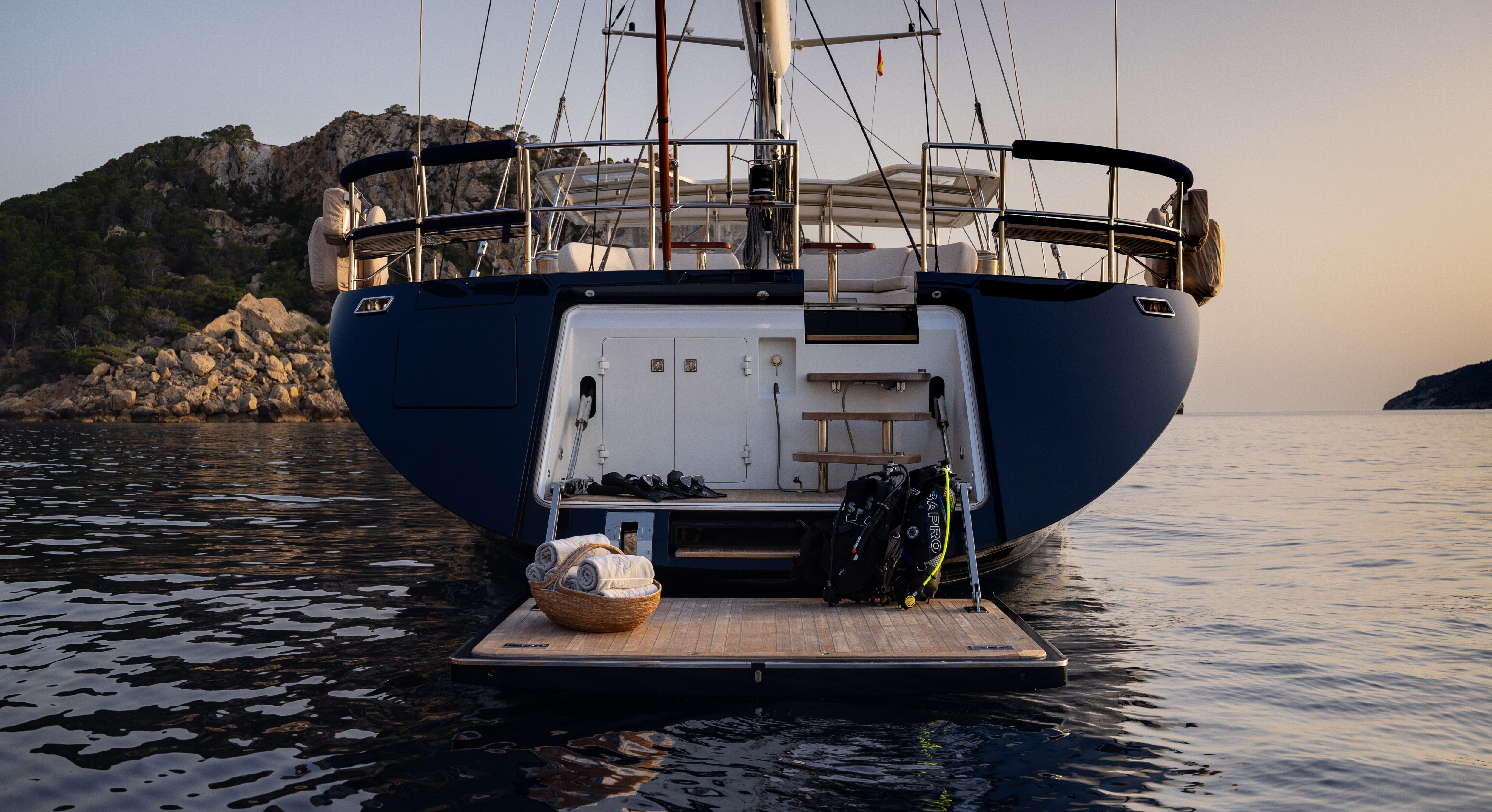 ANTARES Yacht for Sale | Fraser