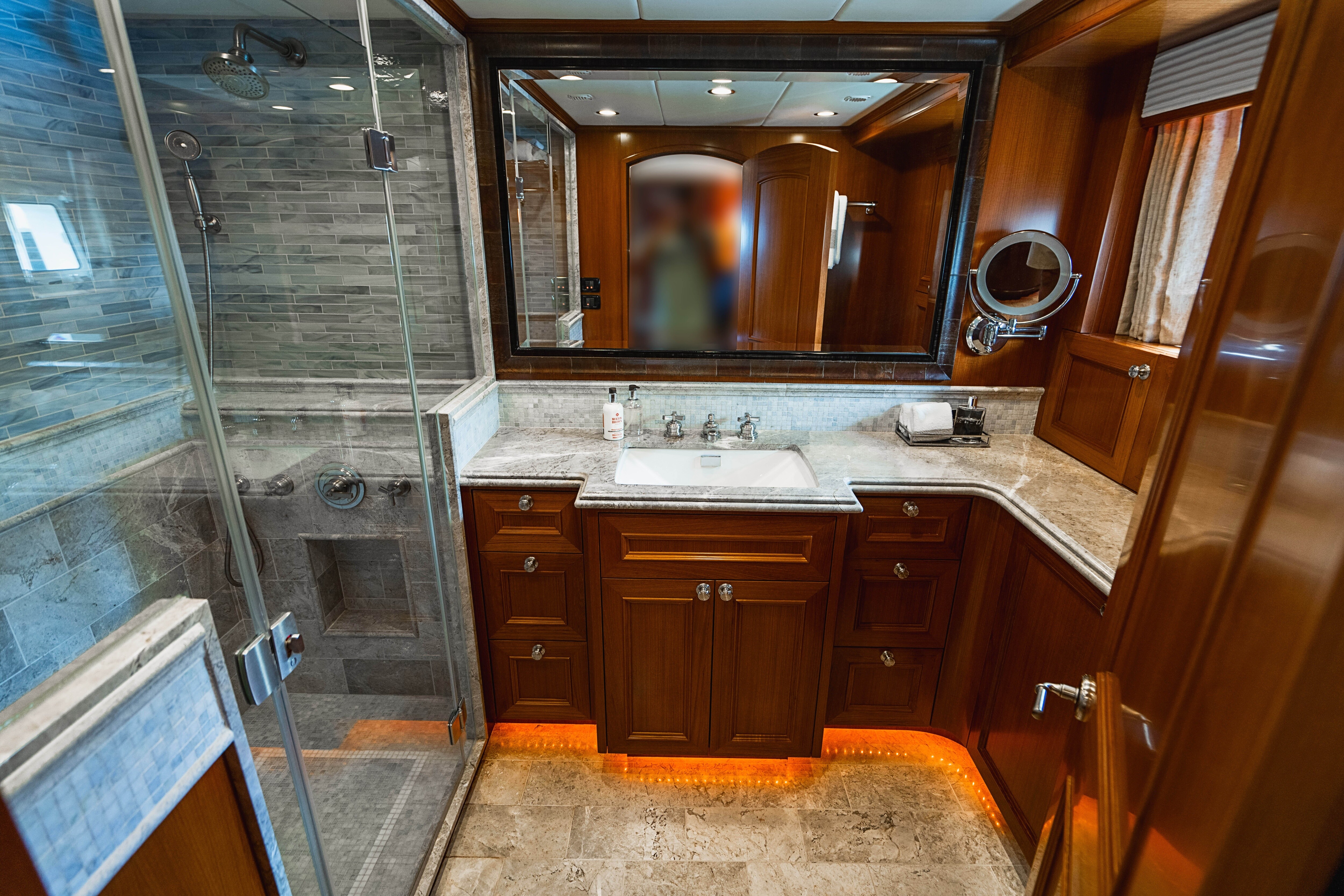 MOONSHOT Yacht | Fraser