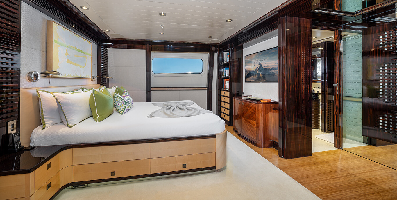 VESPER Yacht | Fraser