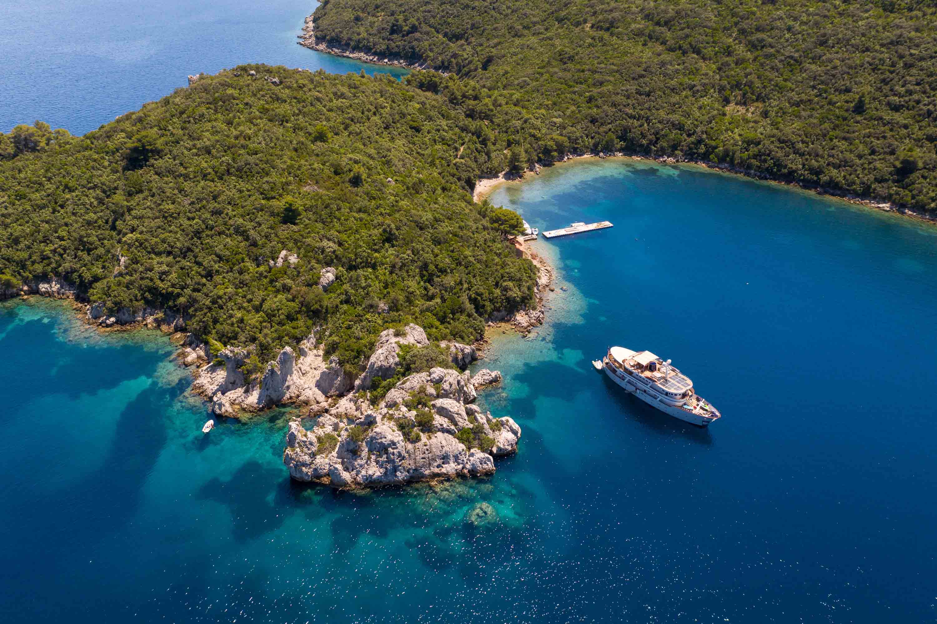 DONNA DEL MARE YACHT FOR CHARTER | FRASER