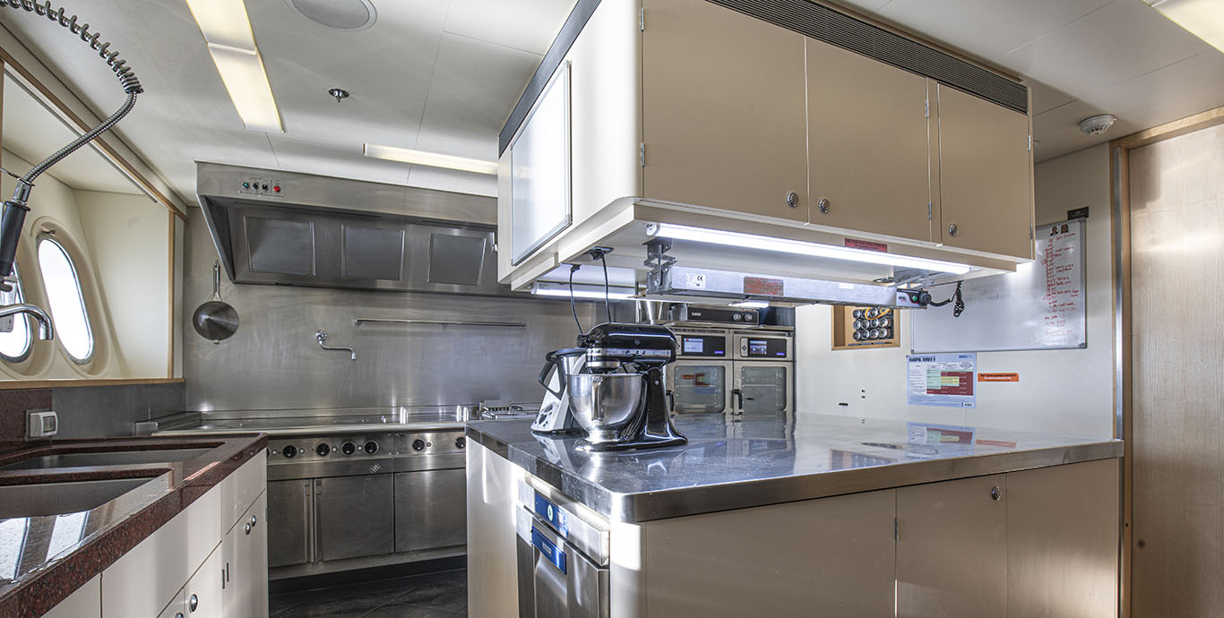 FIREBIRD Yacht for Sale | Fraser