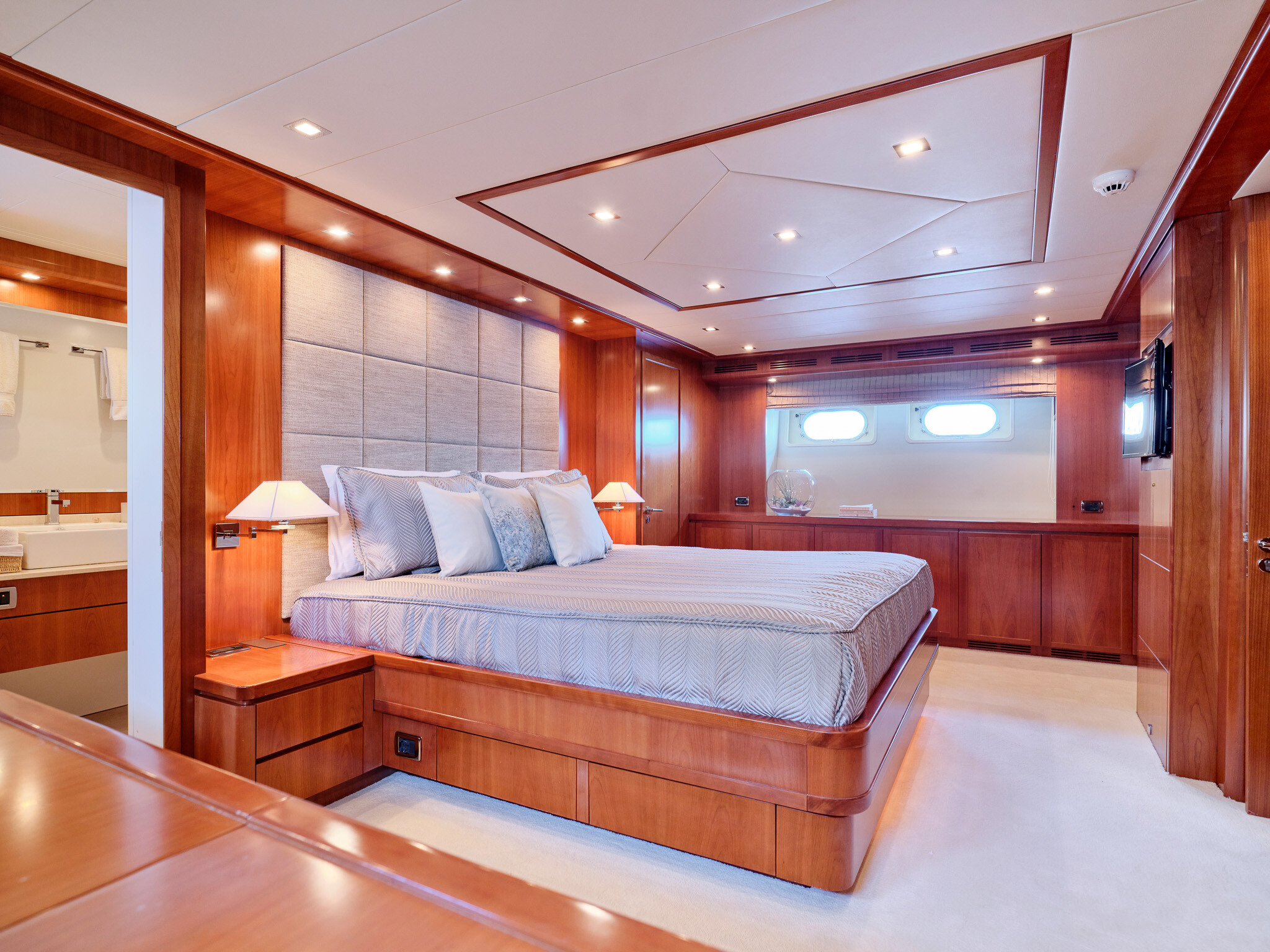 HELIOS YACHT FOR CHARTER | FRASER