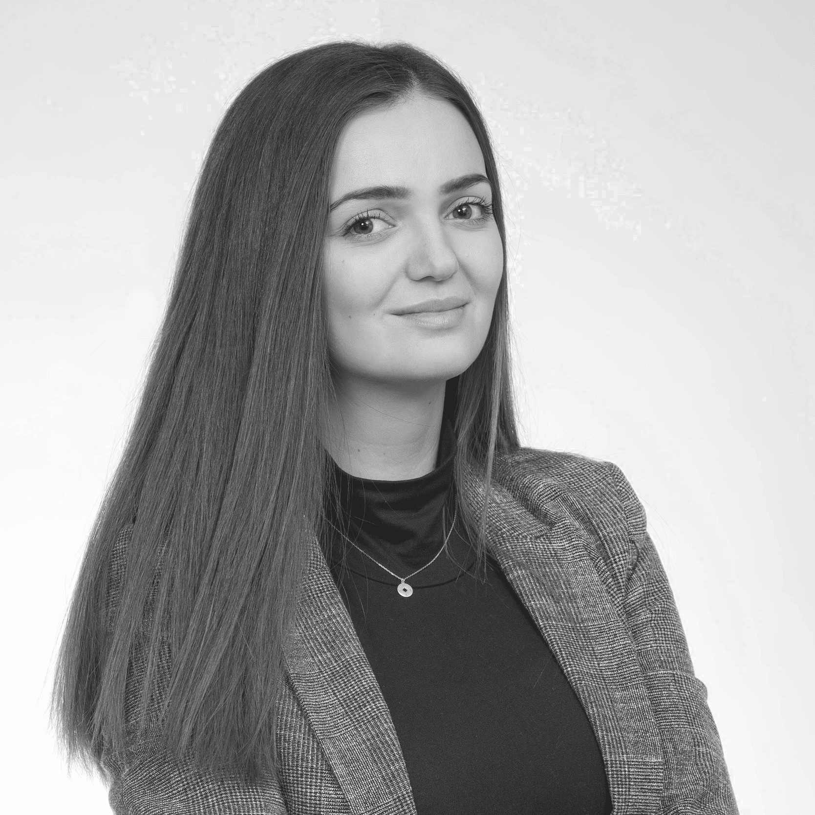 Alice Brzezowska | Junior Sales Assistant | Monaco | Fraser